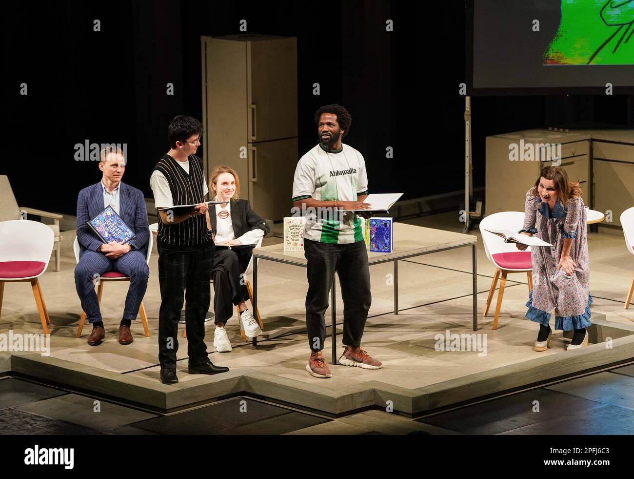 Tom Hiddleston, Asa Butterfield, D‡ria Plaht’y, Sope Dirisu et Kate ...