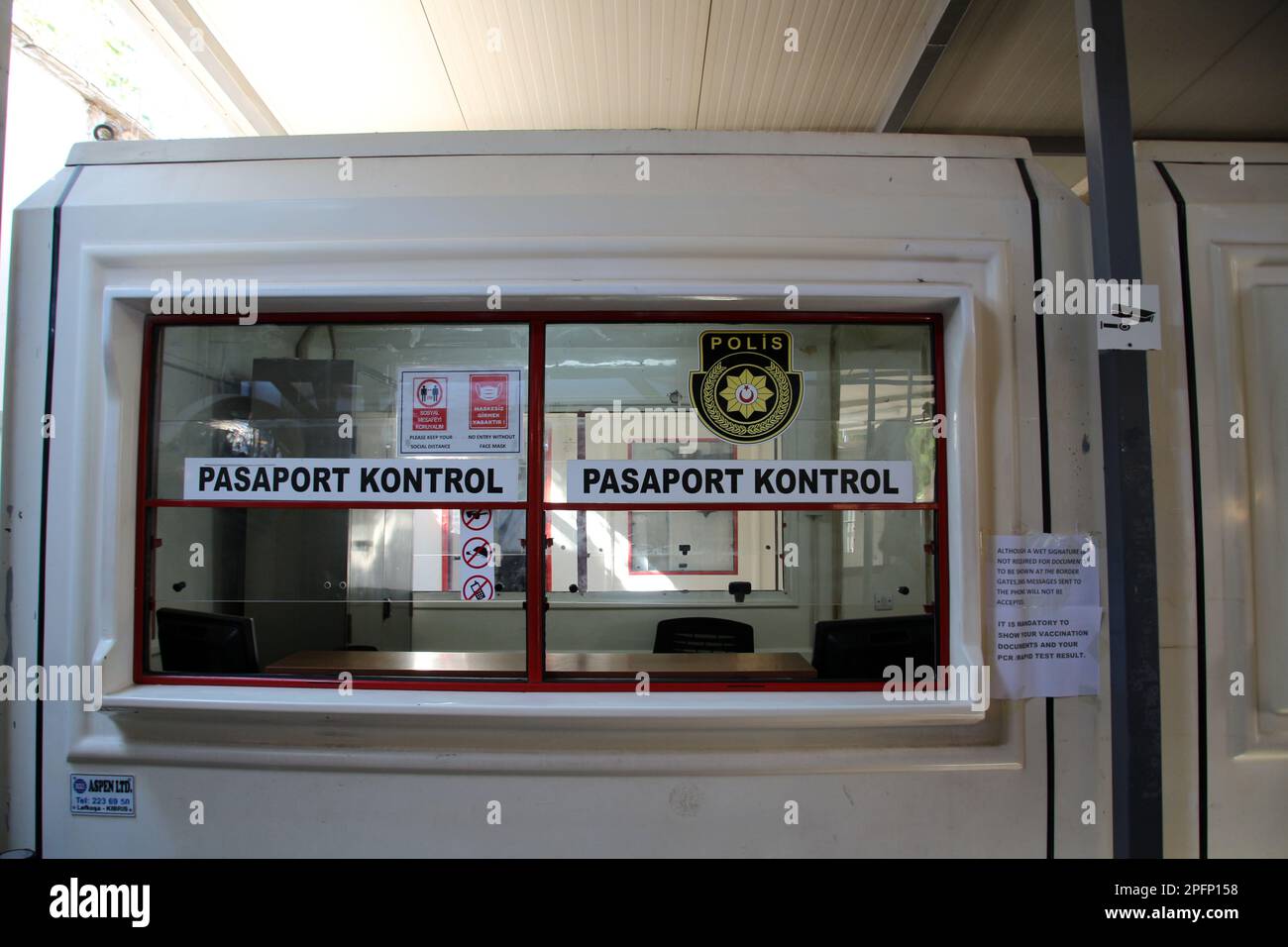 Nicosie frontière Banque de photographies et d’images à haute ...