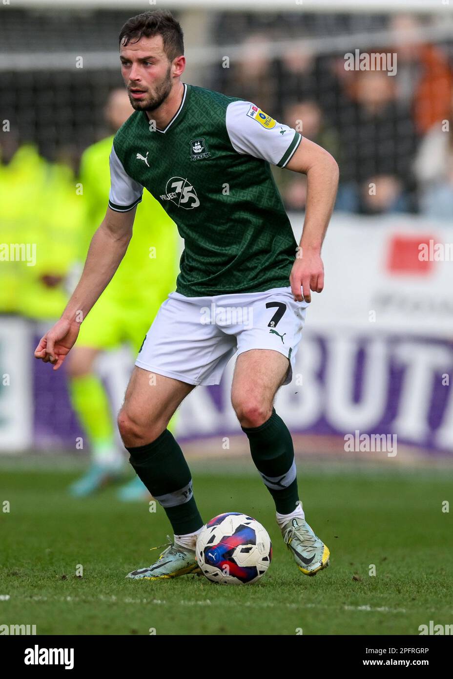 Matt Butcher#7 de Plymouth Argyle en action pendant le match Sky Bet ...
