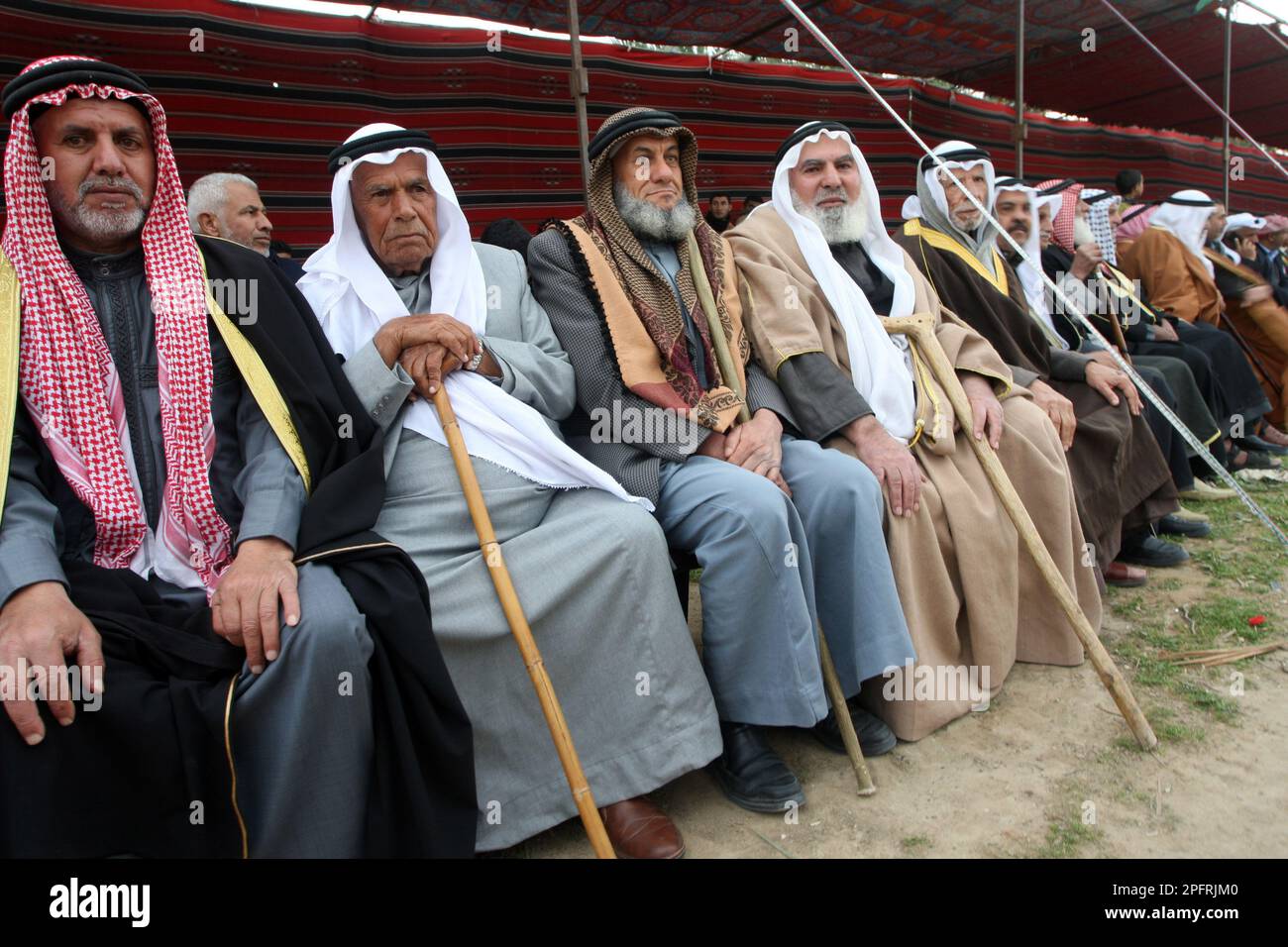 Coiffe arabe Banque de photographies et d’images à haute résolution - Alamy