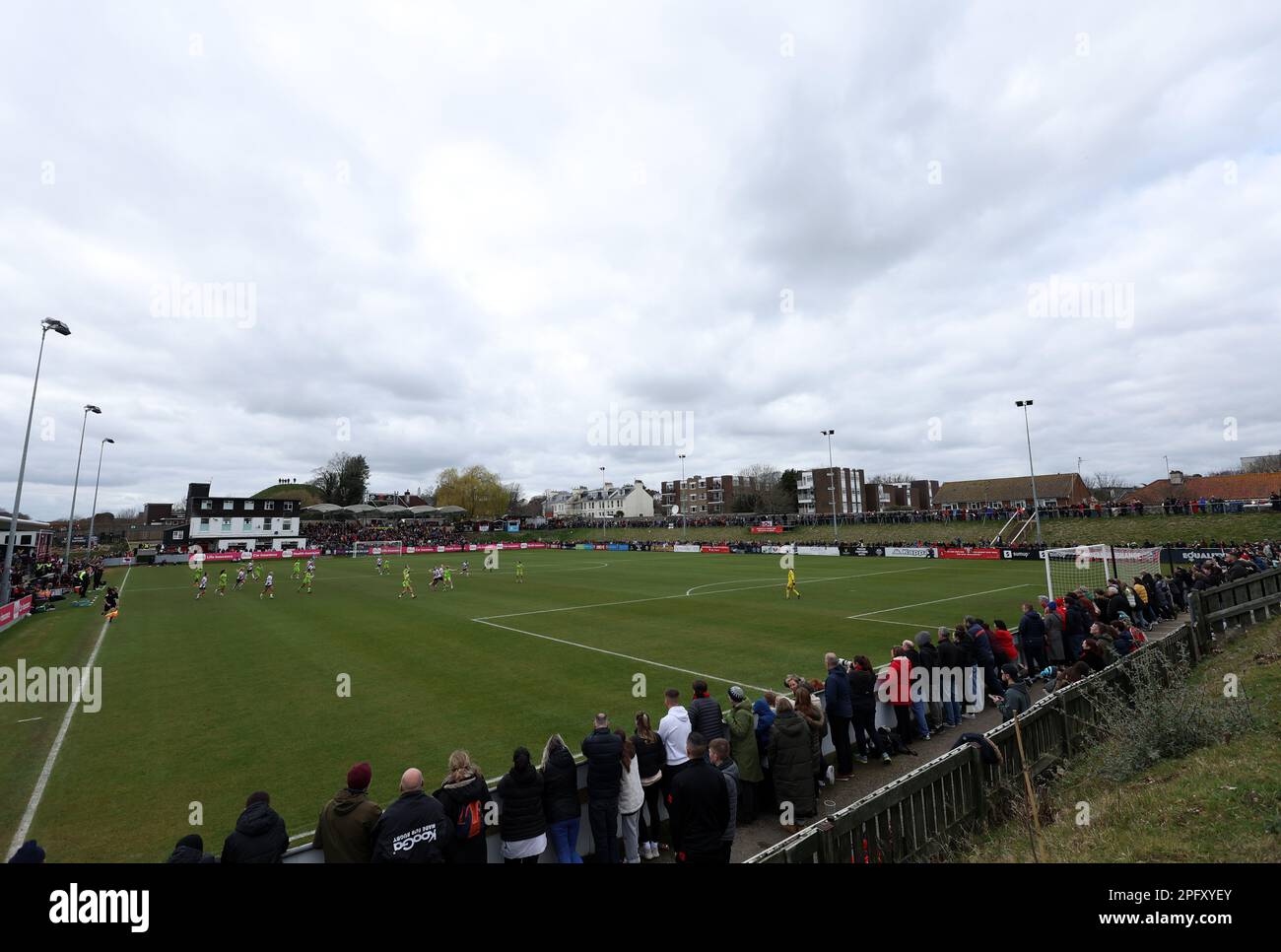Une vue générale du jeu lors du quart de finale de la coupe de football ...