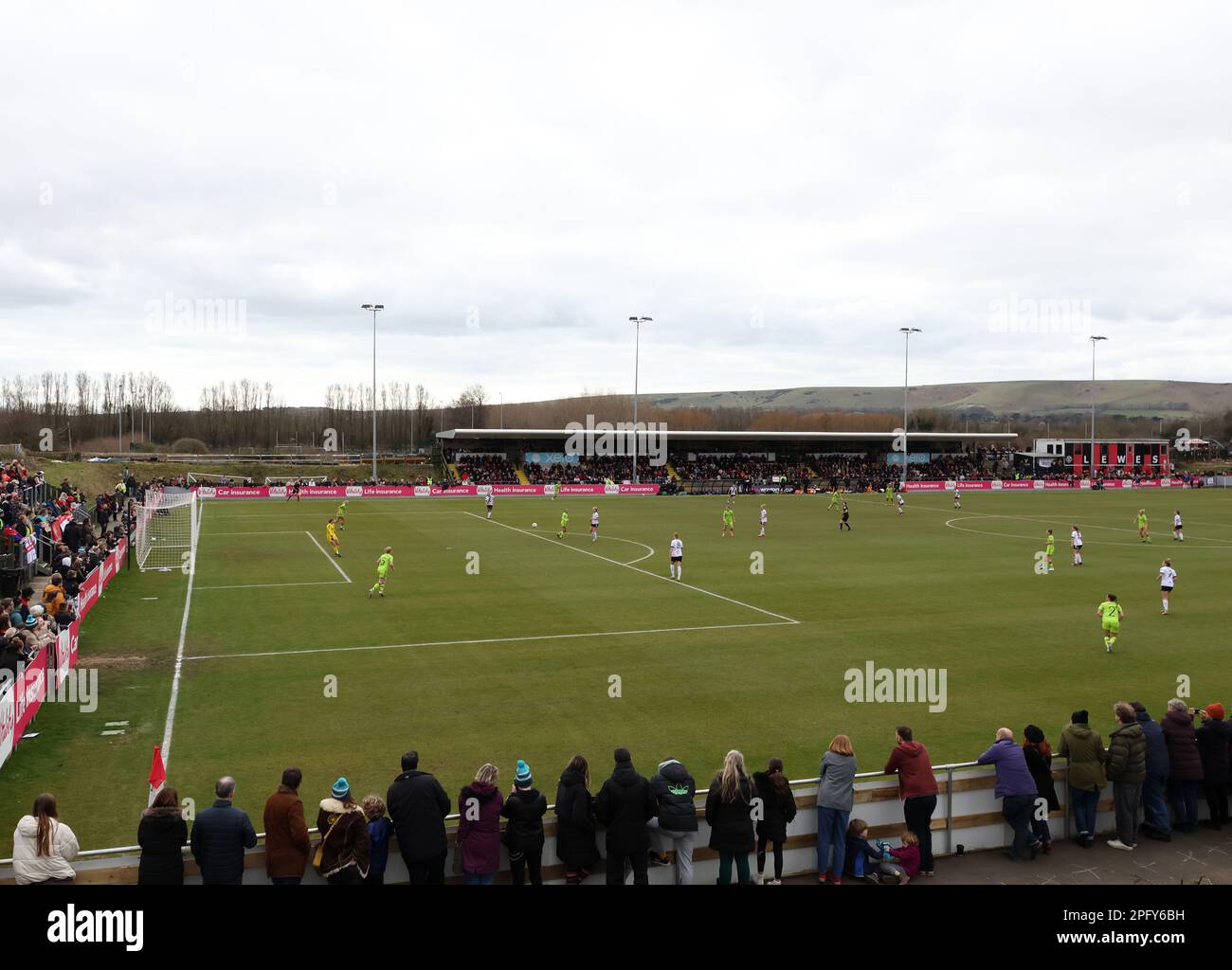 Une vue générale du jeu lors du quart de finale de la coupe de football ...