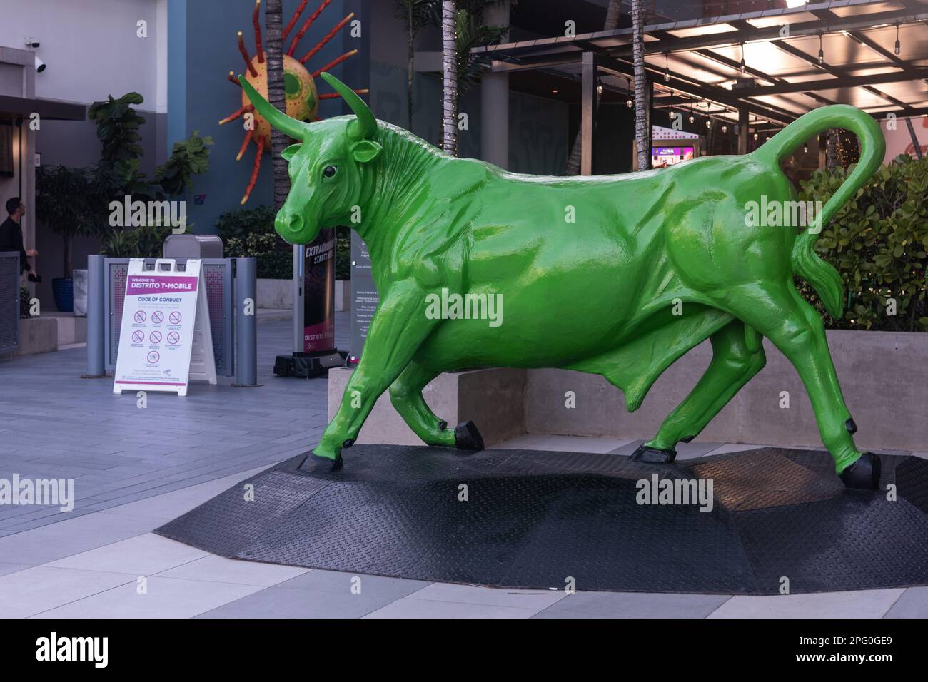 Vache verte Banque de photographies et d’images à haute résolution - Alamy