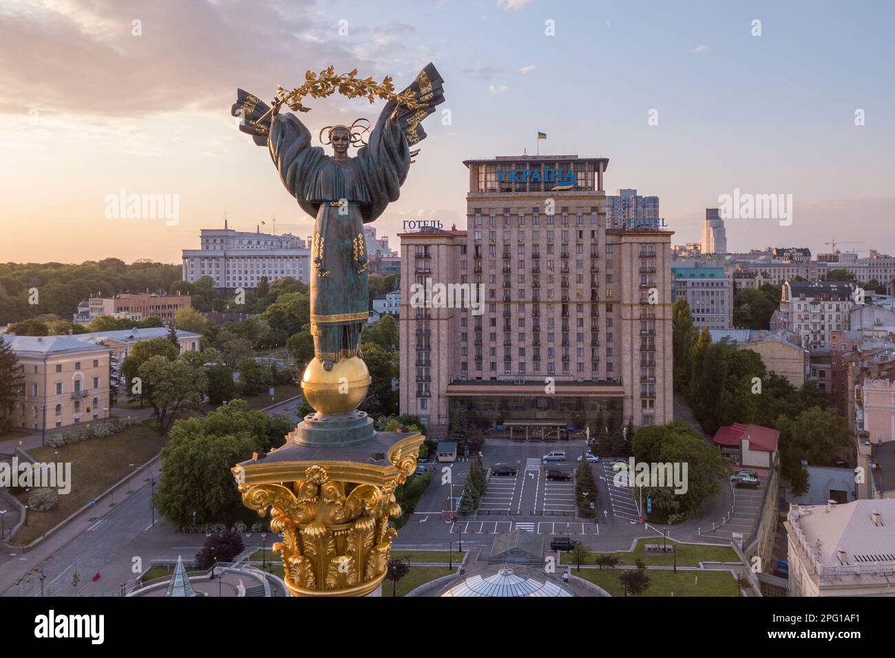 Monumento a la independencia de kyiv Banque de photographies et d ...