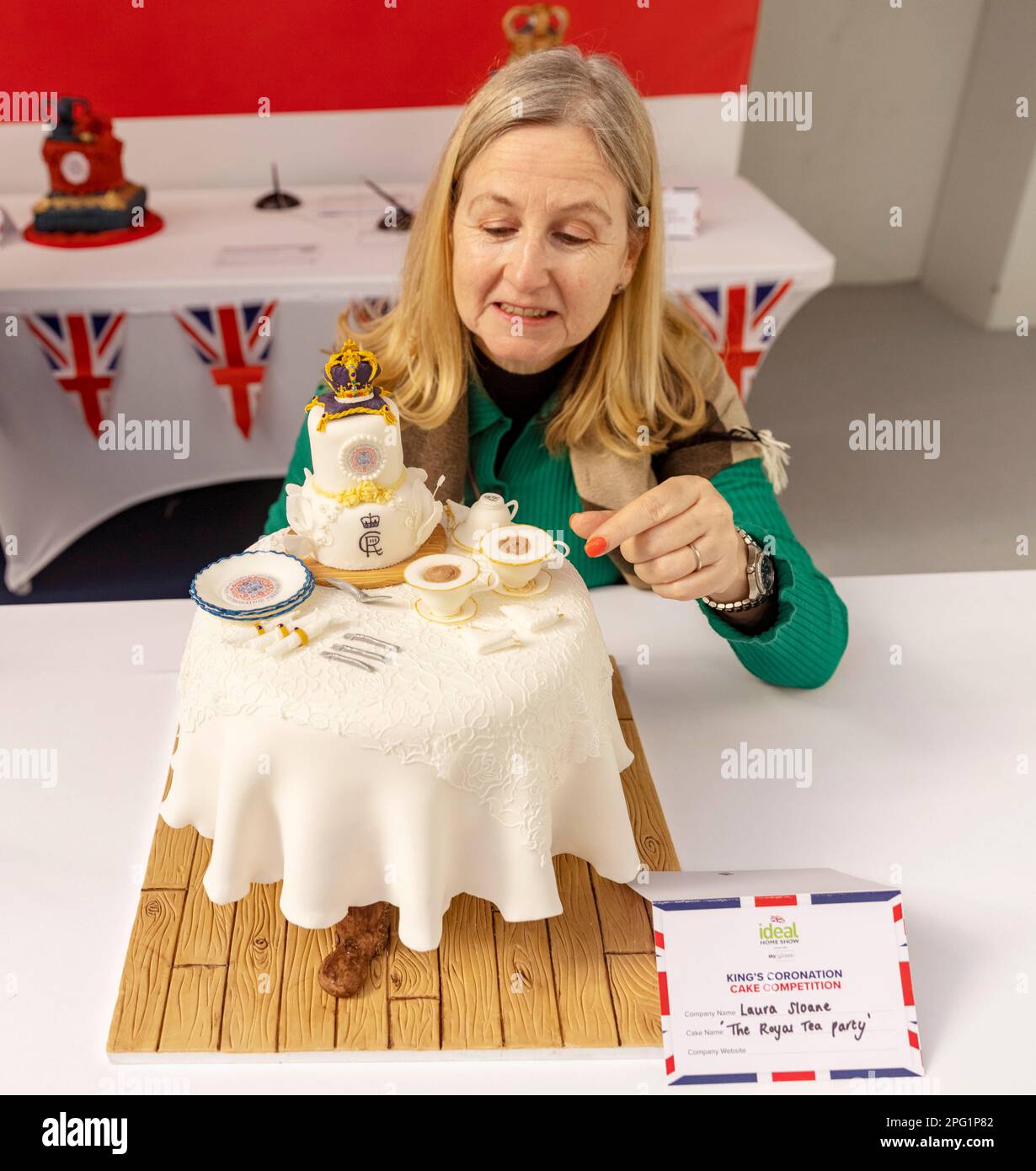 pic shows: The Royal Tea Party cake par Laura Sloane Ideal Home Show 17 ...