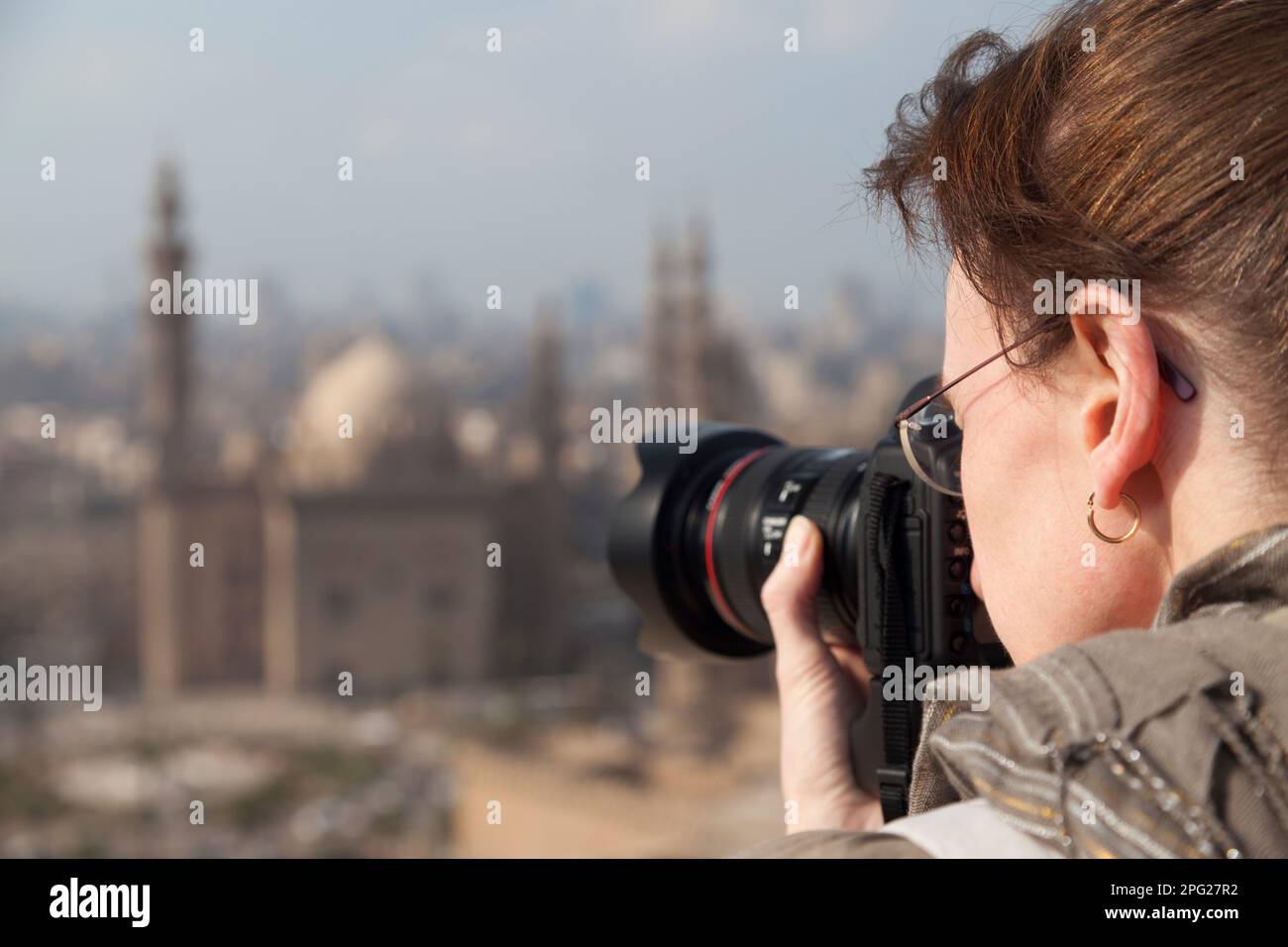 Photographier la vue sur le Caire et la mosquée du Sultan Hassan ...