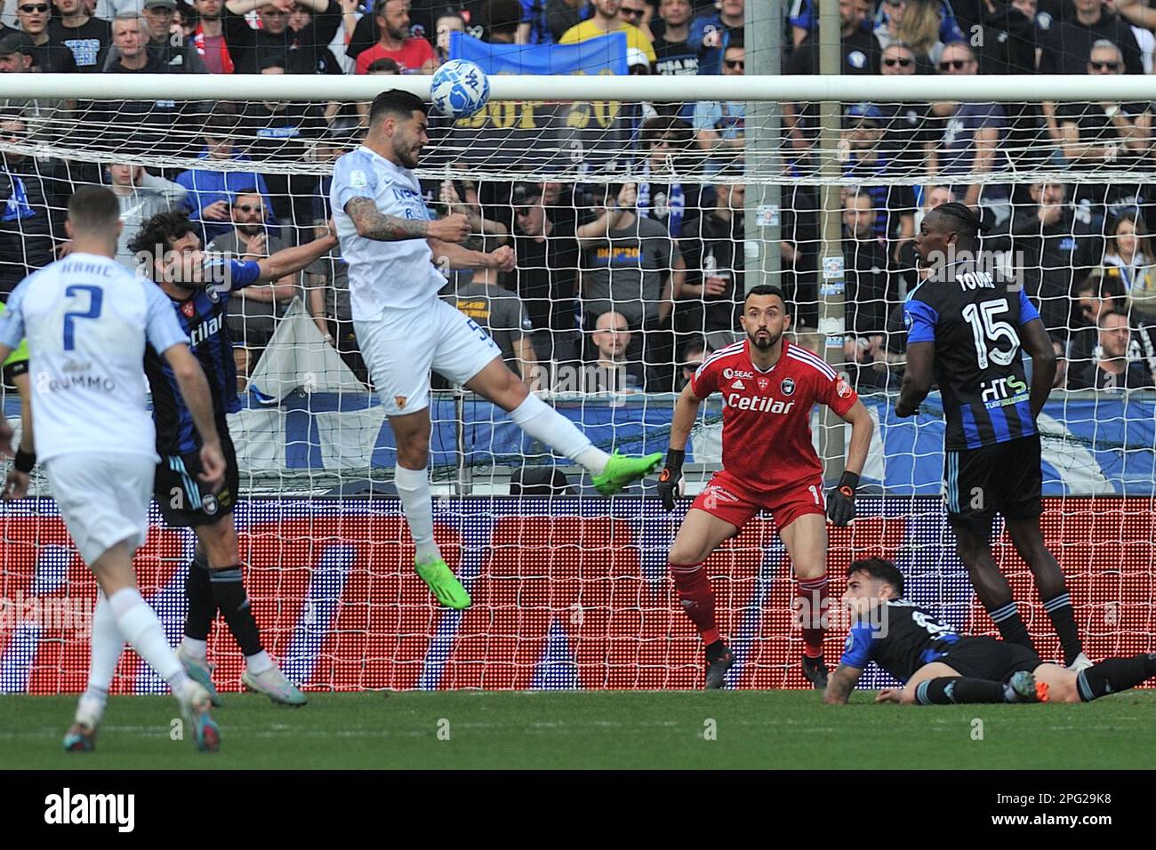 Tête par Christian Diego Pastina (Benevento) pendant le match de ...