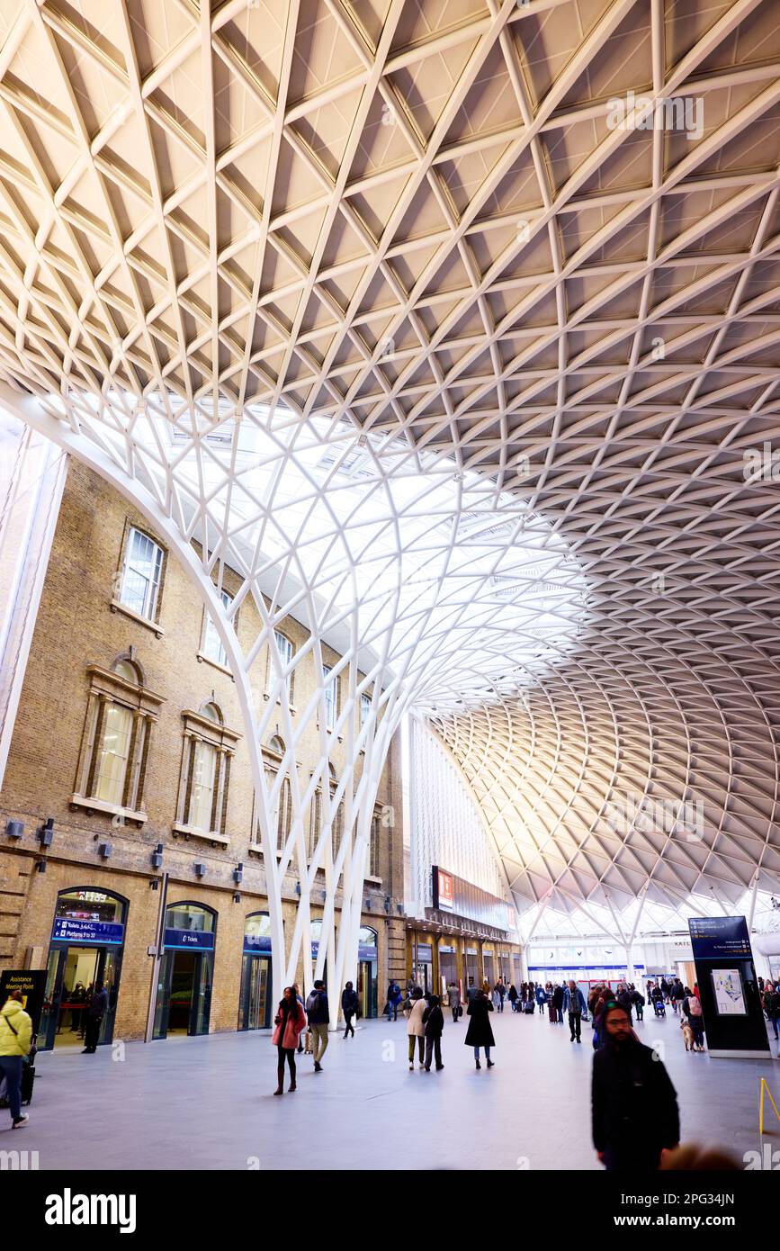 Kings cross roof glass landmark Banque de photographies et d’images à ...