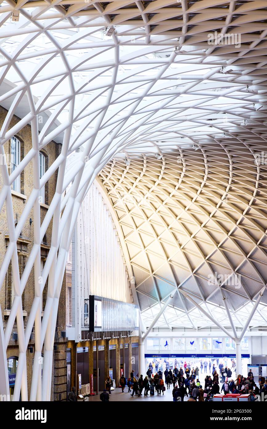 Kings cross roof glass landmark Banque de photographies et d’images à ...