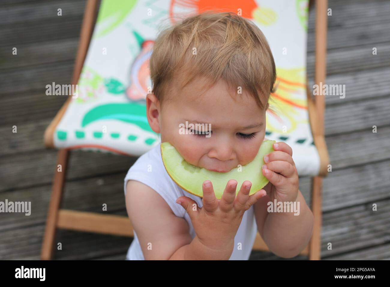 Baby melone Banque de photographies et d’images à haute résolution - Alamy