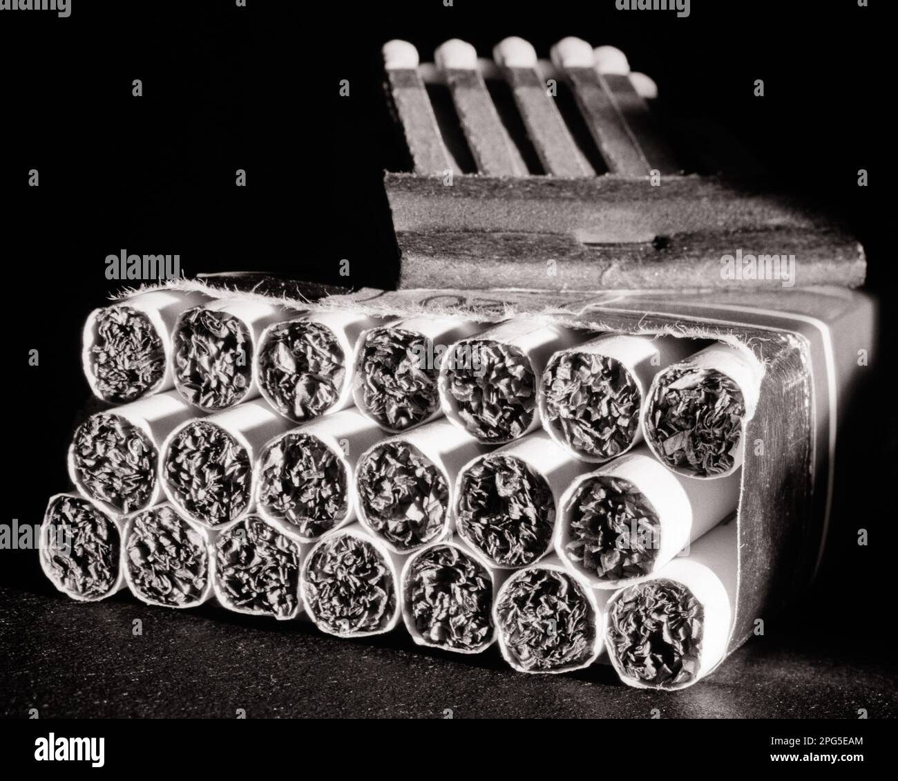 Cigarettes de tabac Banque de photographies et d’images à haute ...