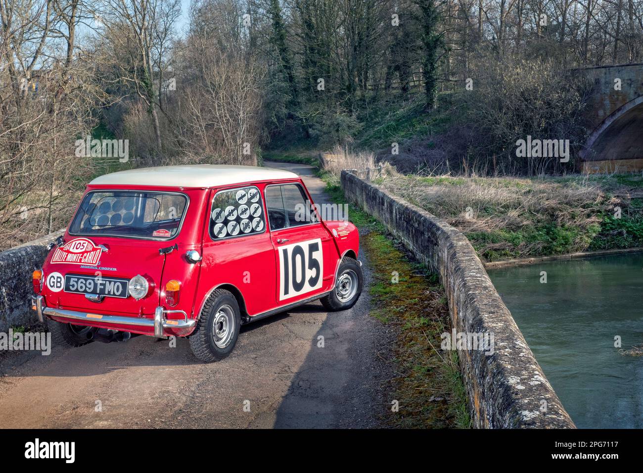 1964 BMC Morris Mini Cooper S. Works car 7th dans l'ensemble et 3rd dans la classe 1964 Monte ...
