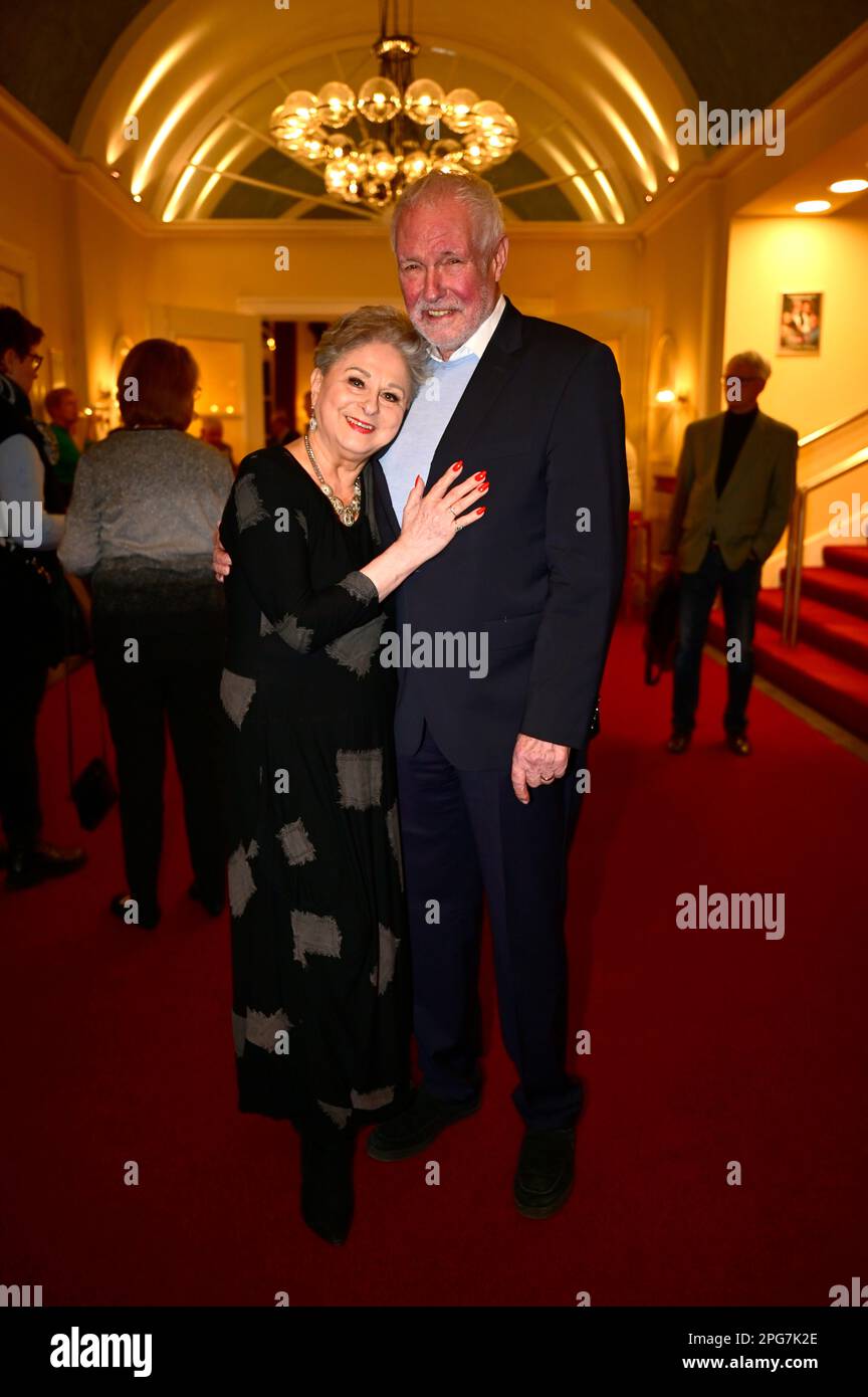 Dagmar Frederic mit Ehemann Klaus Lenk BEI der Premiere des ...