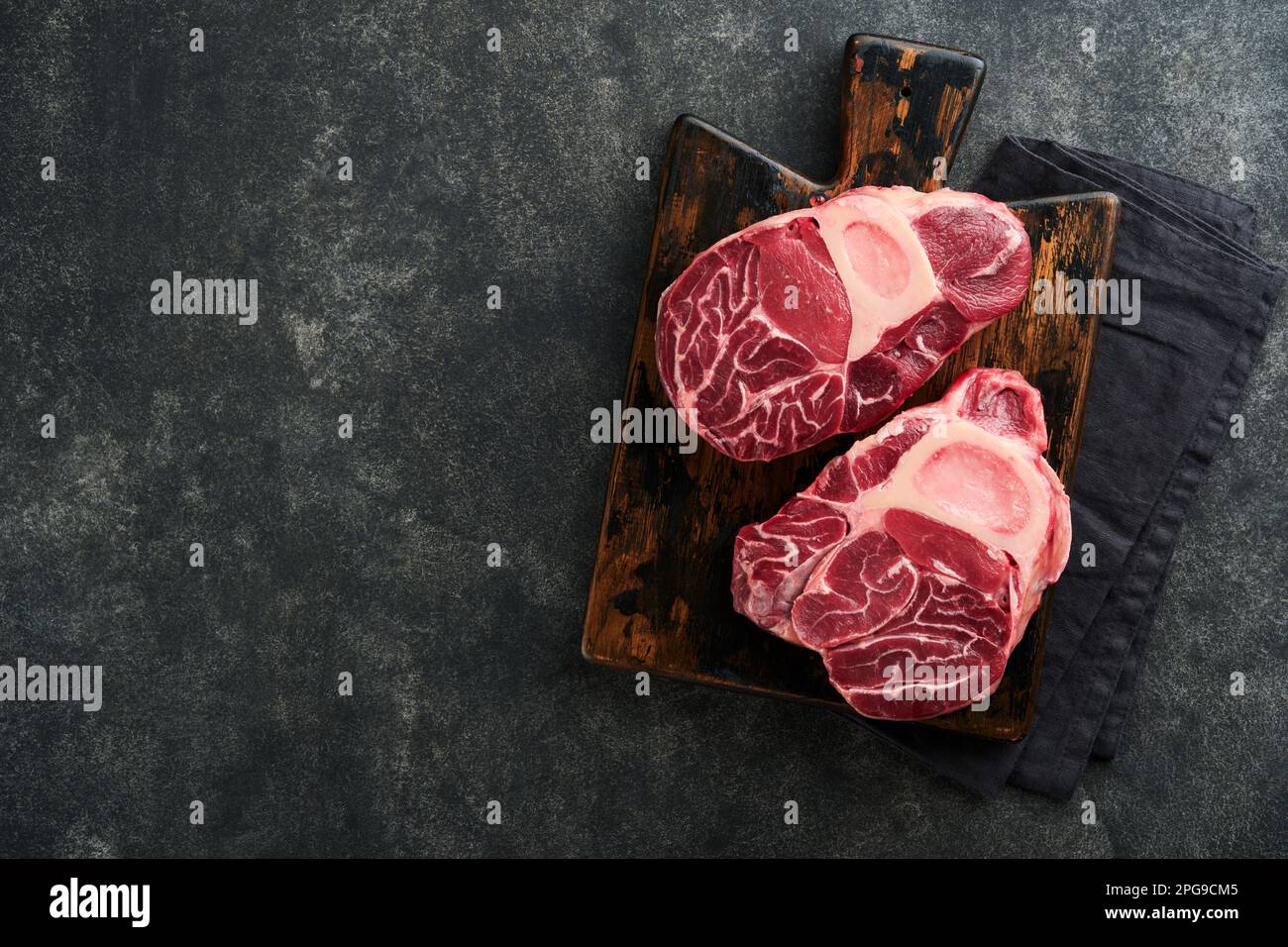 Steak de viande cru Osso Buco. Viande de barbecue. Jarret de veau frais ...