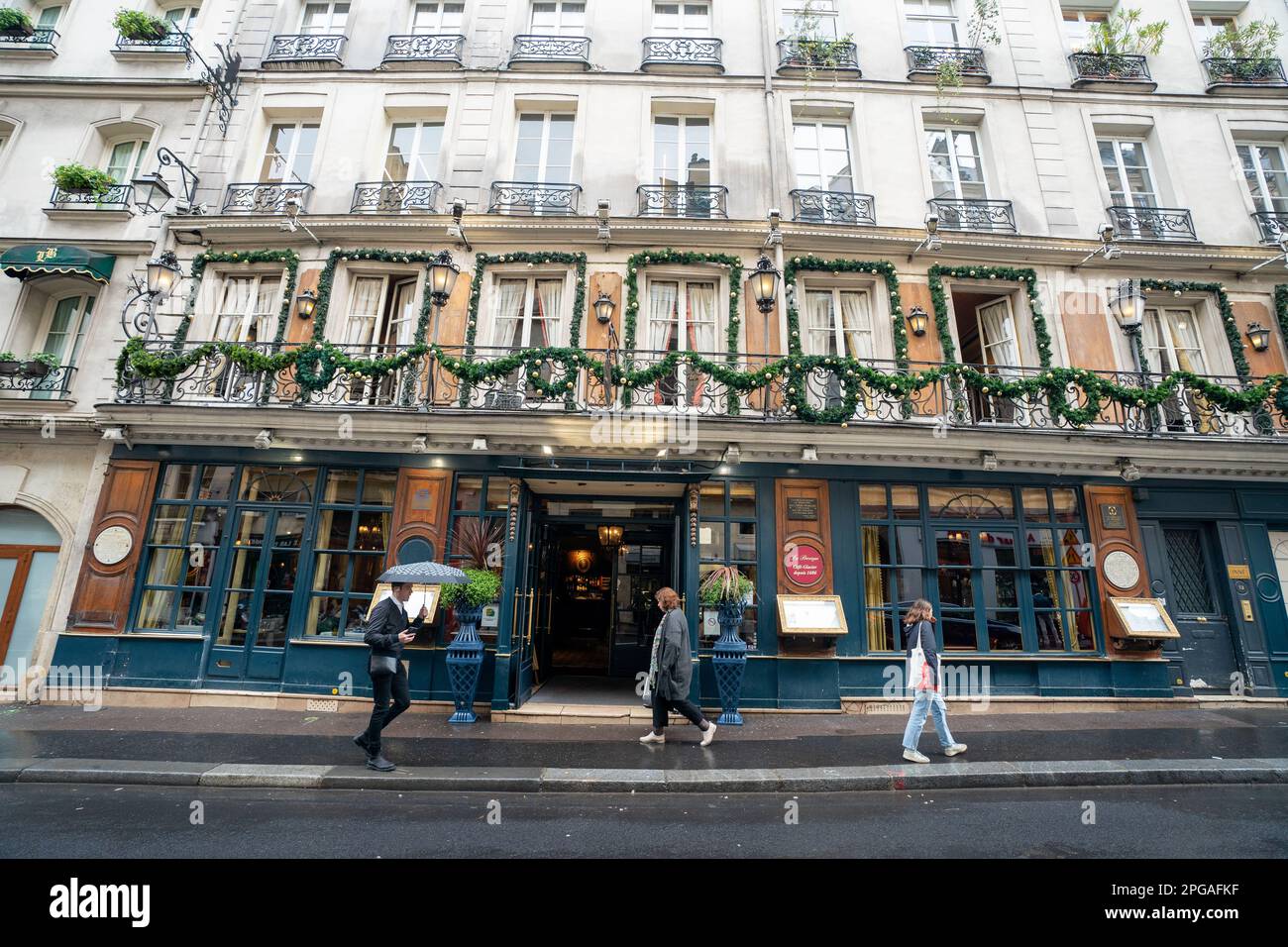 Restaurant le Procope à Paris, France. Le plus ancien café de Paris au ...