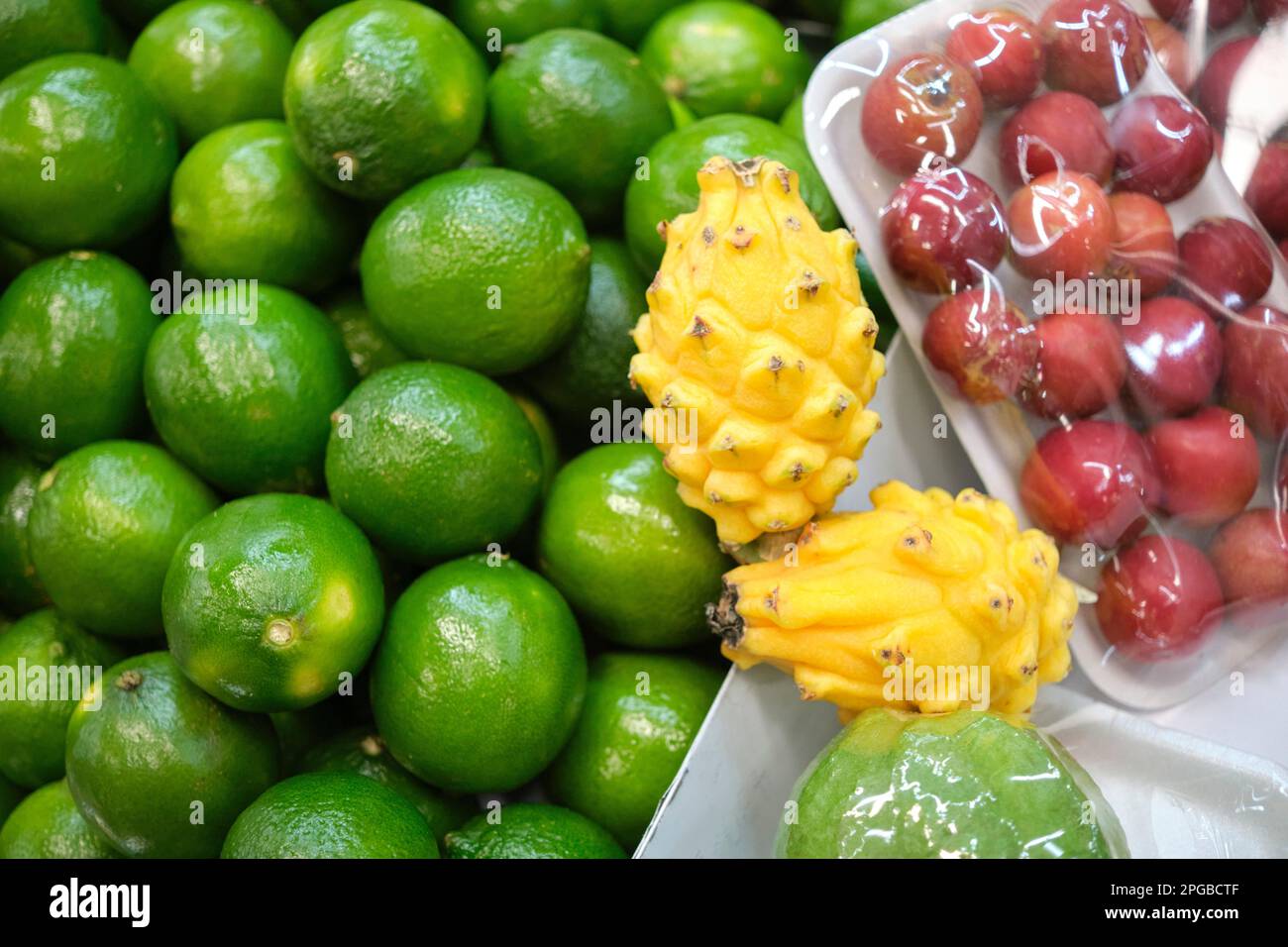 Fruits tropicaux amérique latine Banque de photographies et d’images à ...