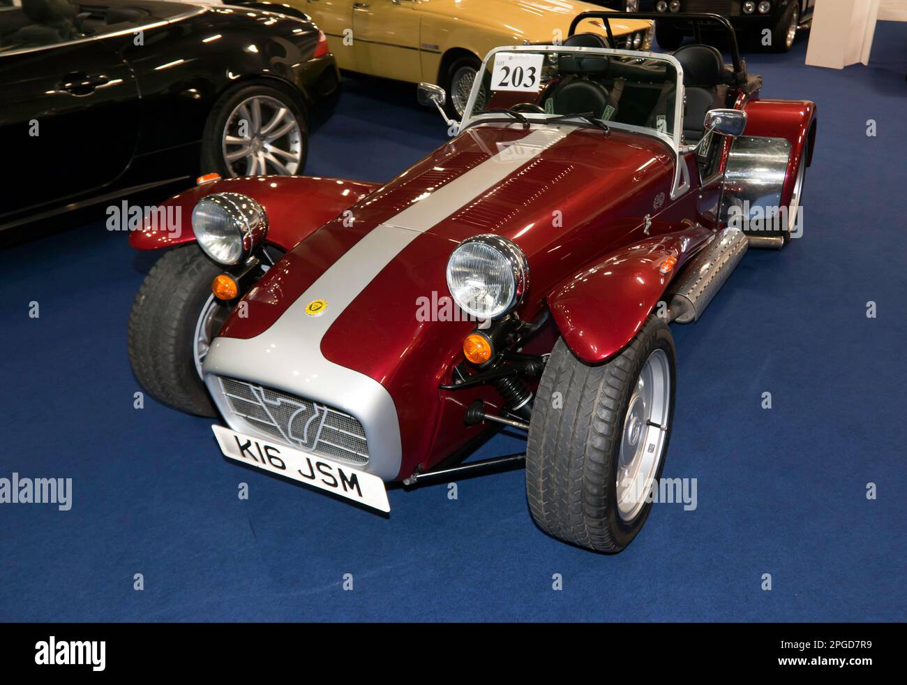 Vue de trois quarts avant d'un Red and Silver 1997, Caterham Super 7 ...