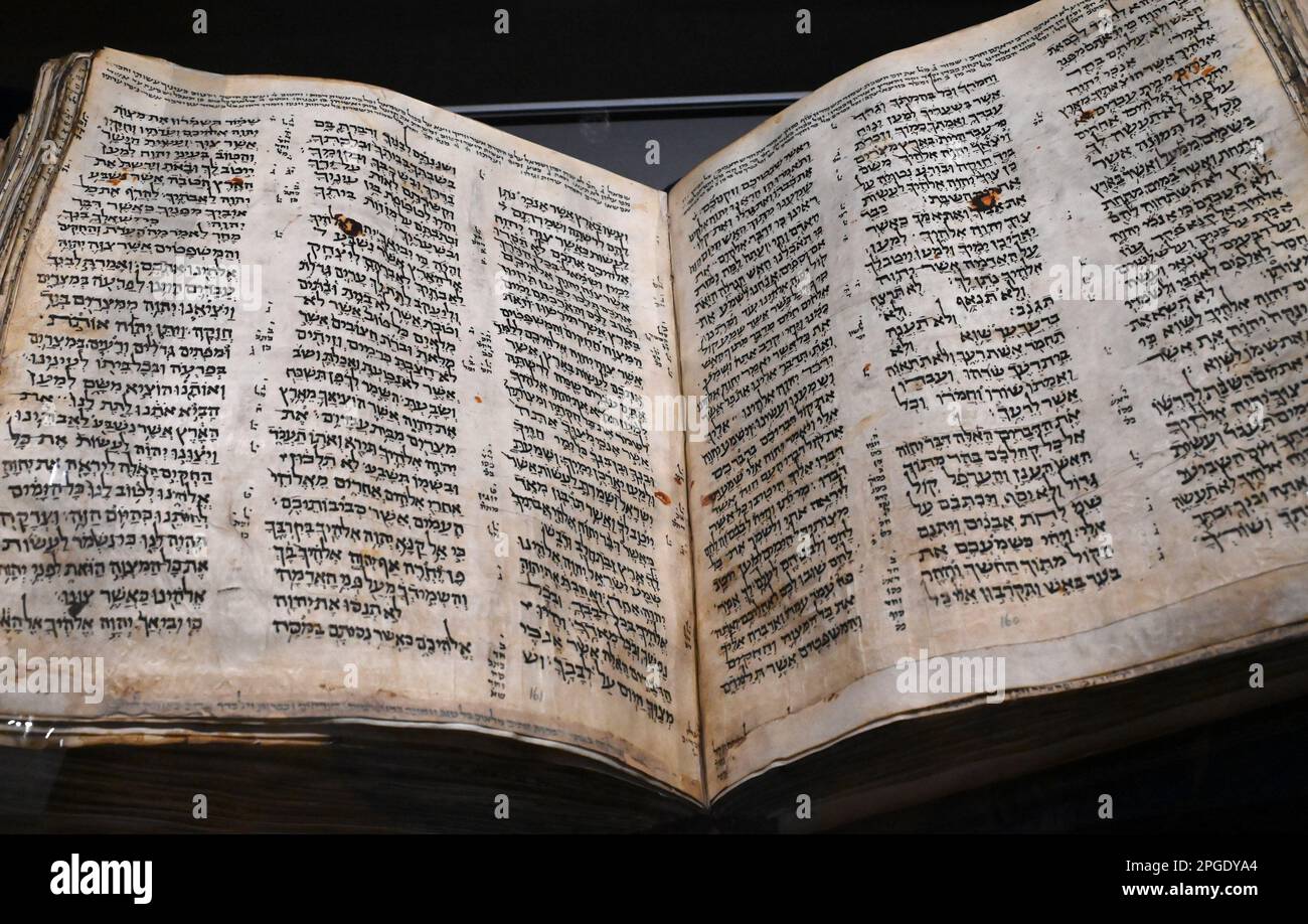 Tel Aviv, Israël. 22nd mars 2023. Le Codex Sassoon, la première édition ...