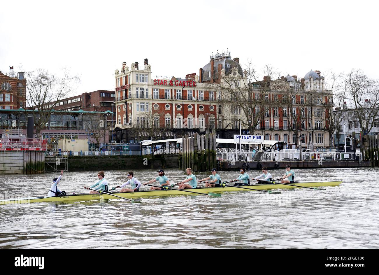 L'équipe masculine de Cambridge lors d'une séance d'entraînement sur la ...