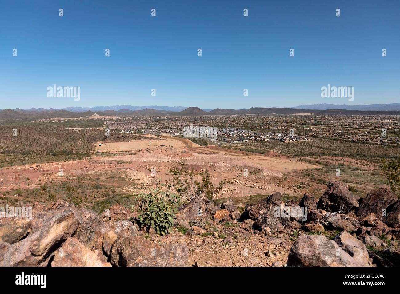 Le développement de logements endémiques est vu empiéter sur le désert ...
