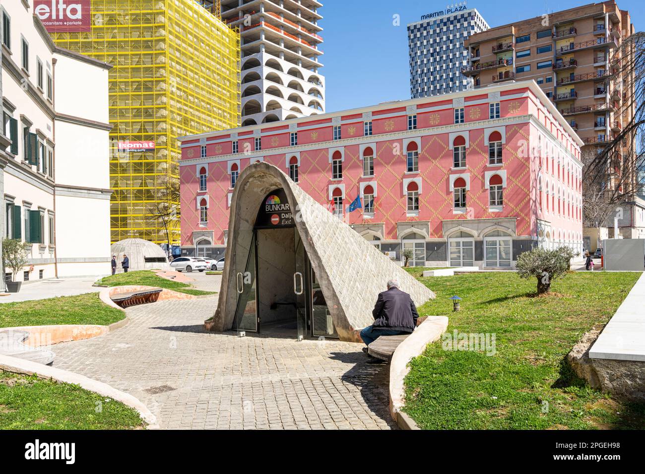 Tirana, Albanie. Mars 2023. Vue extérieure du musée Bunk'Art 2 dans le ...