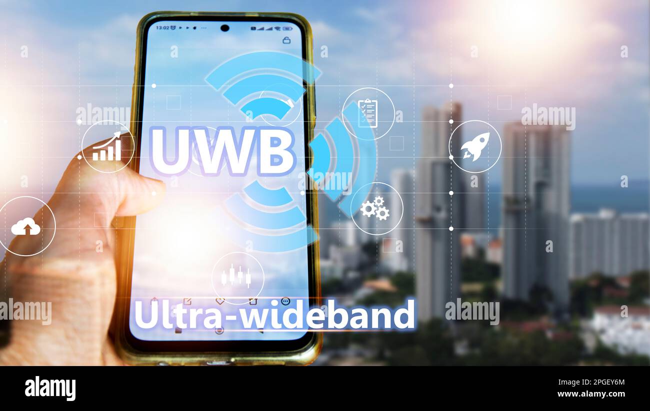 L'UWB ultra-large bande est une technologie de communication radio à courte portée sur des ...