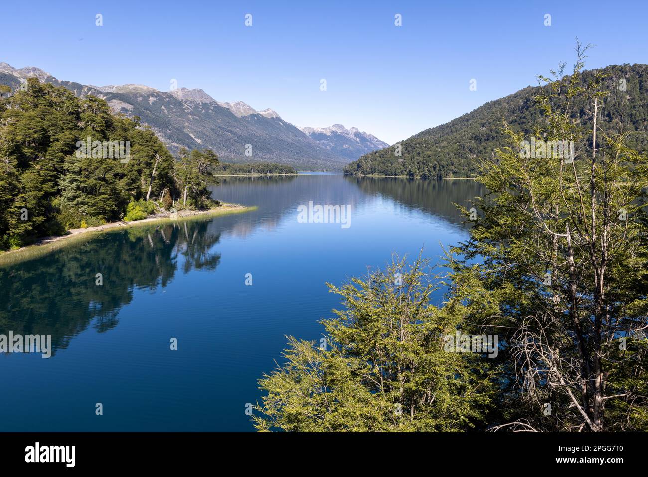 La route célèbre et idyllique des sept lacs de San Martin de los Andes ...