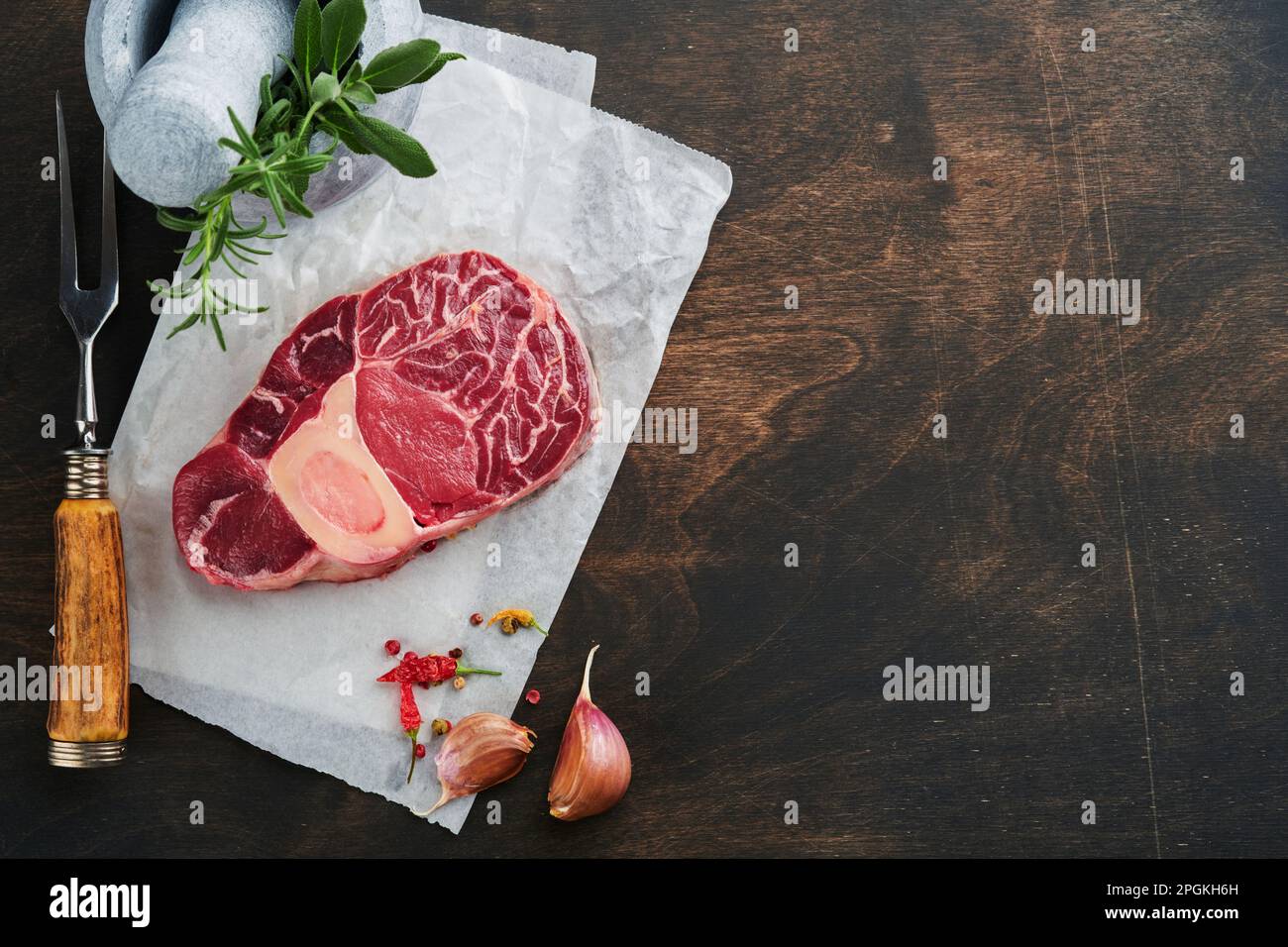 Steak de viande cru Osso Buco. Viande de barbecue. Jarret de veau frais ...