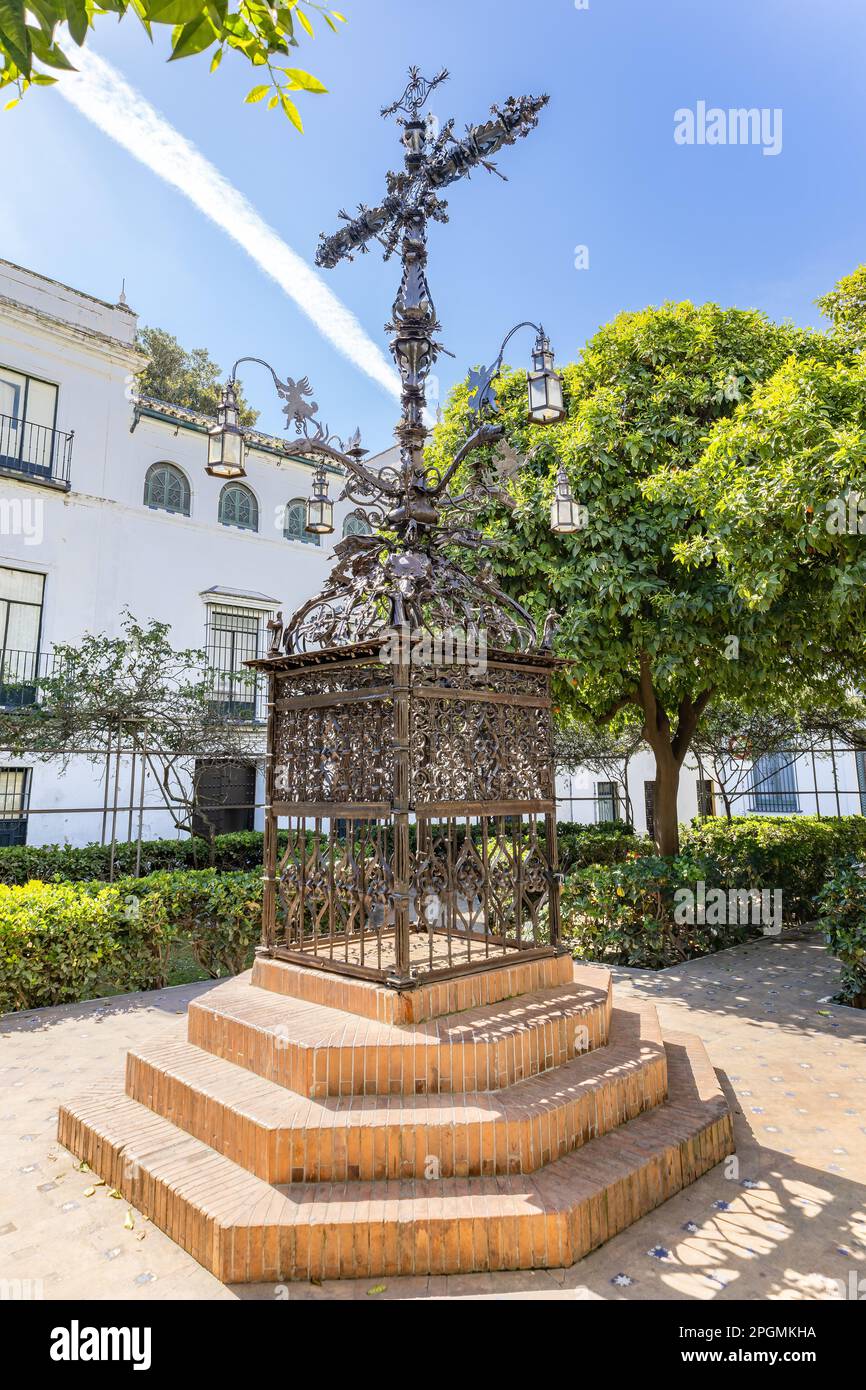 La Cruz de las Sierpes, la Croix des Serpents, à partir de 1692 se ...