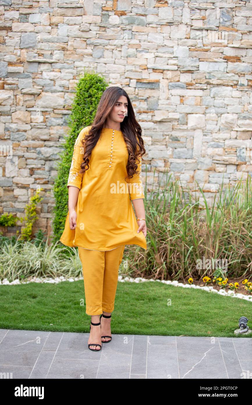 Pakistani fashion Banque de photographies et d’images à haute ...