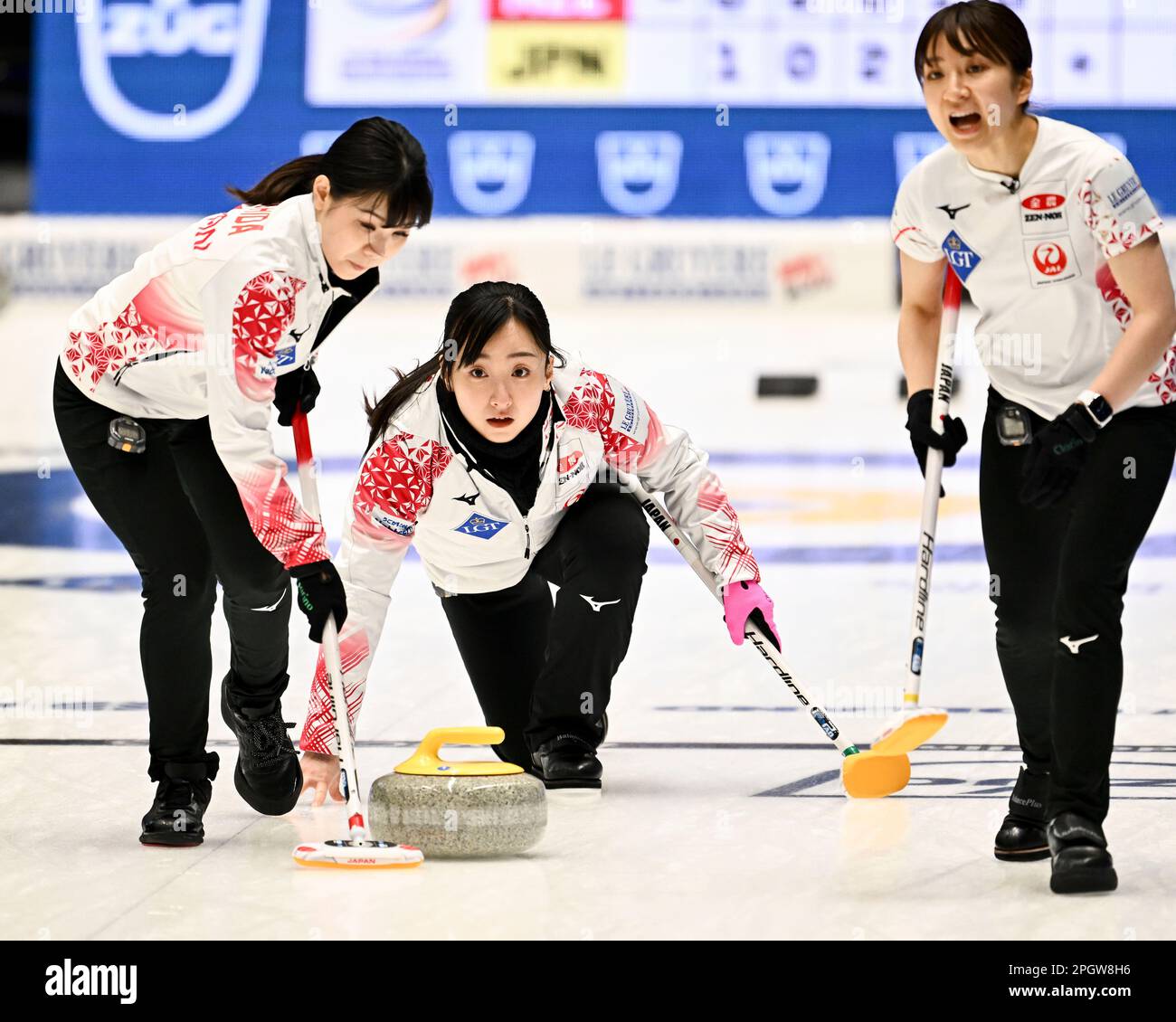 Yumi suzuki Banque de photographies et d’images à haute résolution - Alamy