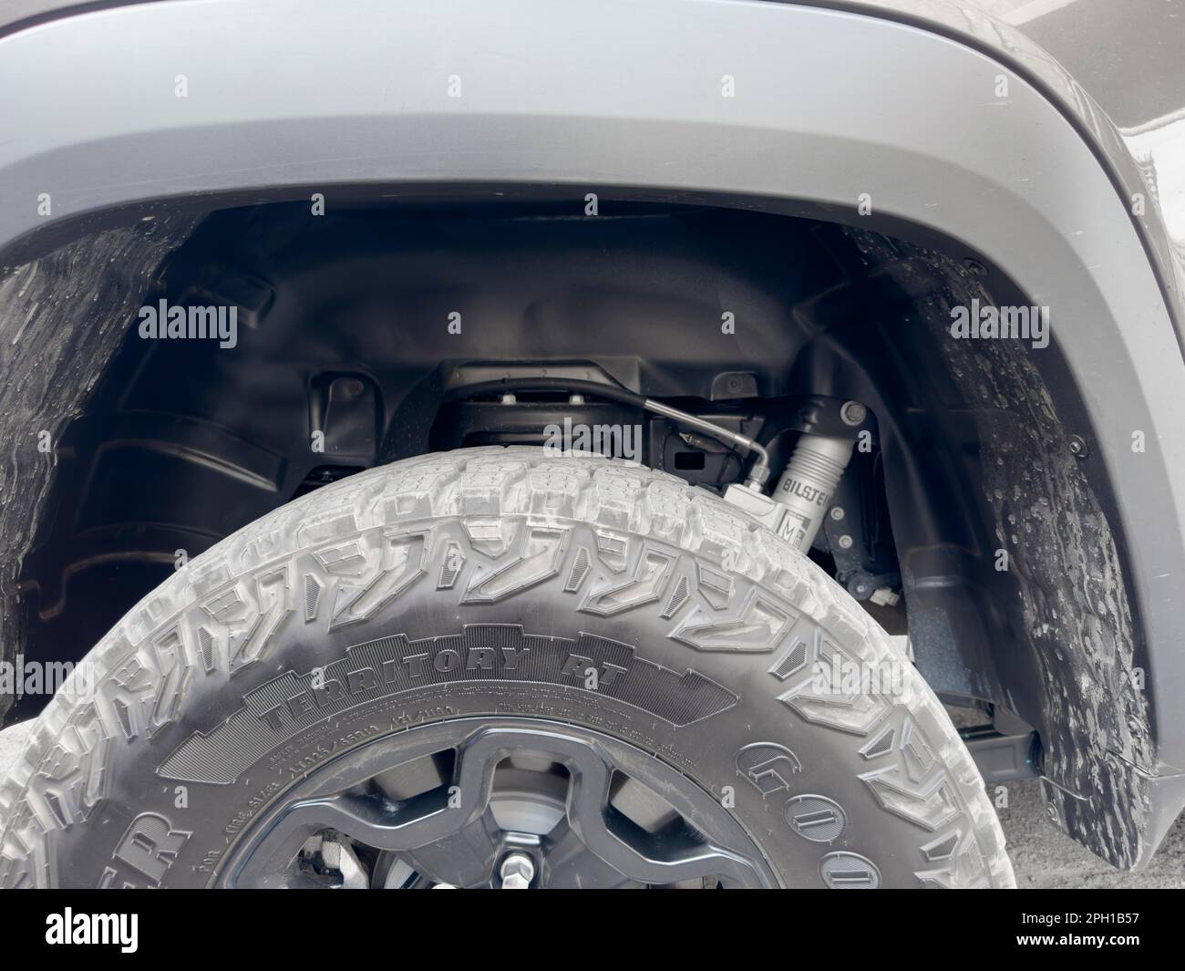 Gros pneu Banque de photographies et d’images à haute résolution - Alamy