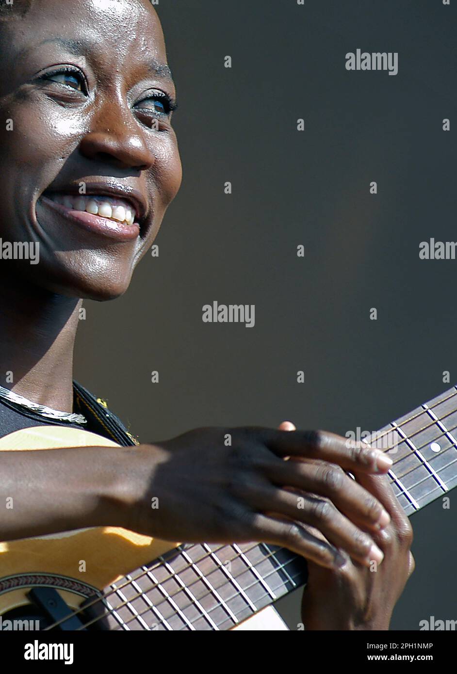 Rokia traore Banque de photographies et d’images à haute résolution - Alamy