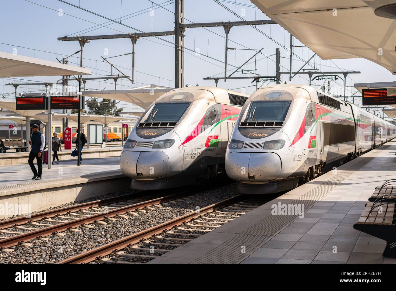 Les trains Al Boraq à la gare de Tanger au Maroc Photo Stock - Alamy