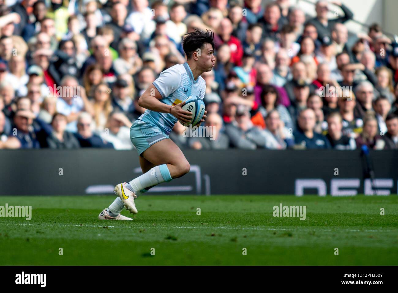Londres, Royaume-Uni. 25th mars 2023. Marcus Smith de Harlequins lors ...