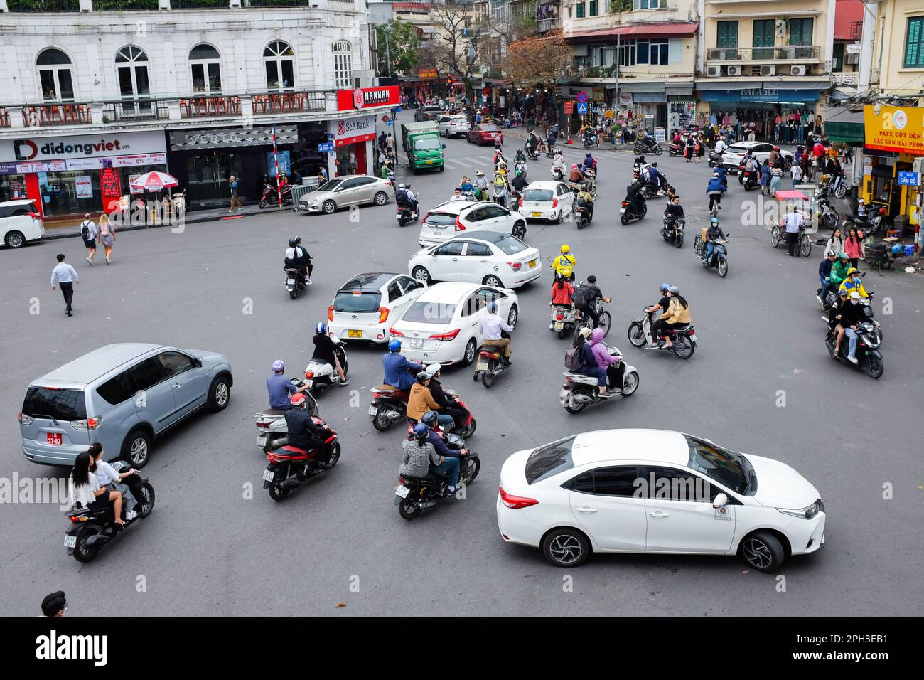 Un carrefour routier majeur à Hanoï, au Vietnam, en 2023 Photo Stock ...