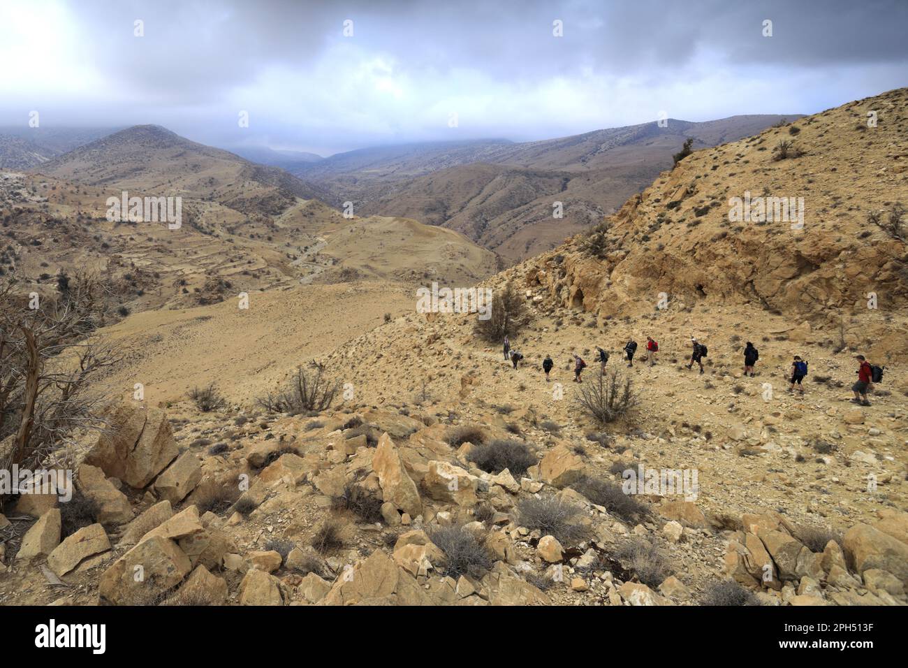Marcheurs sur le sentier de la jordanie Banque de photographies et d ...