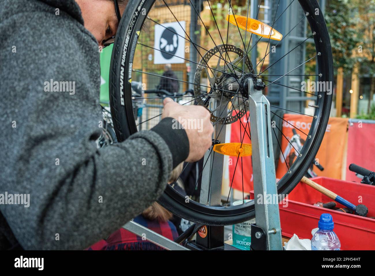 Exposition de différents types de vélos au Bike Brussels - Voir et ...