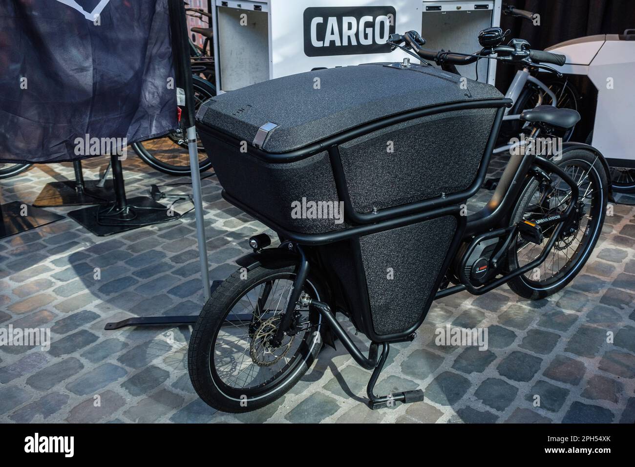 Exposition de différents types de vélo au Bike Bruxelles - Voir et ...