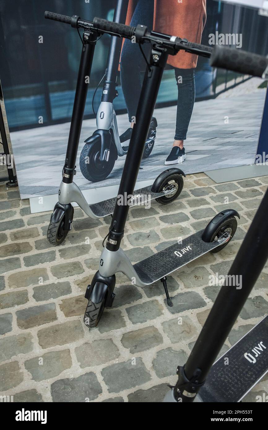 Exposition de différents types de vélos au Bike Brussels - Voir et ...