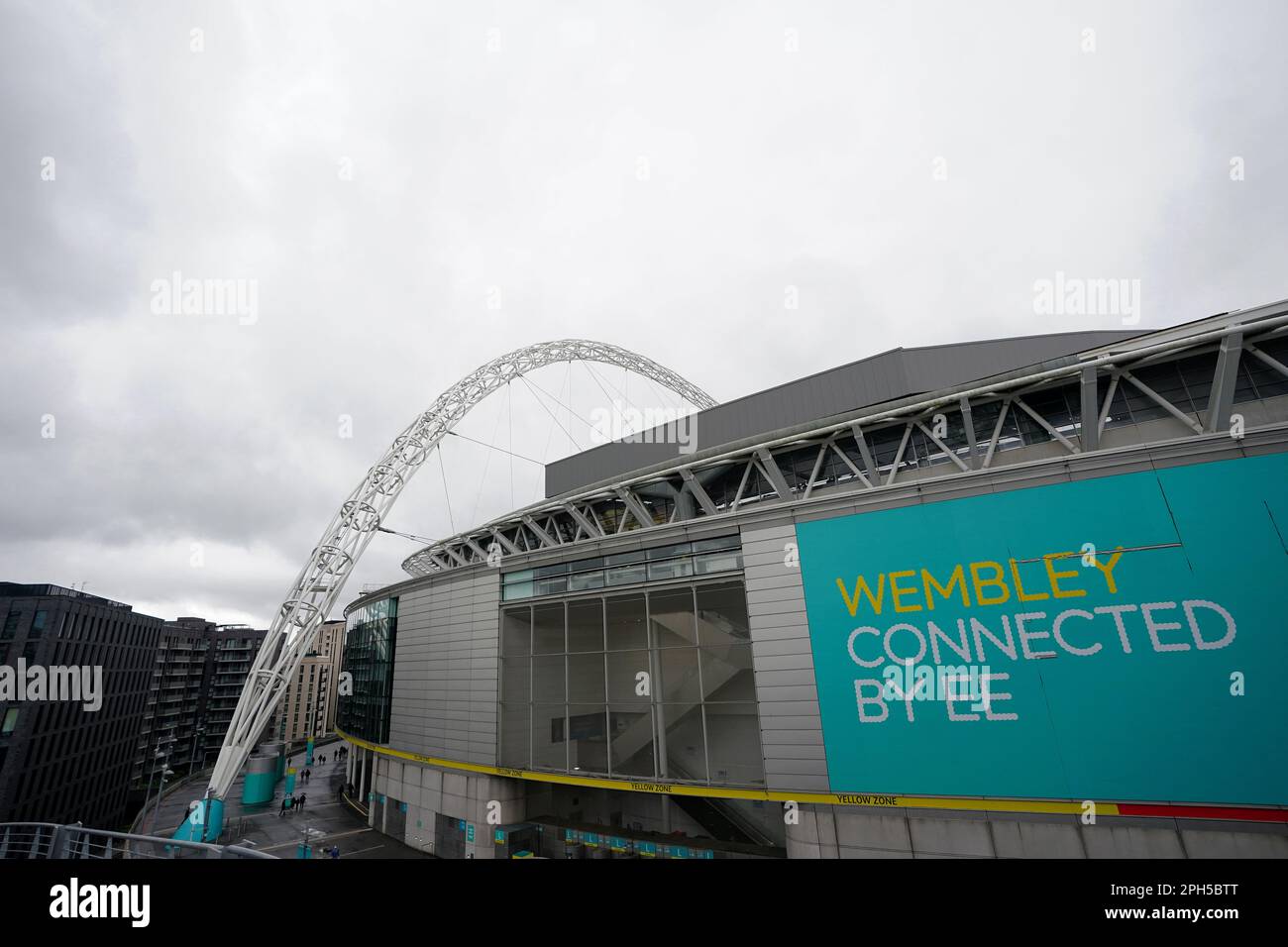 Une vue d'ensemble de l'arche de Wembley avant le match de ...
