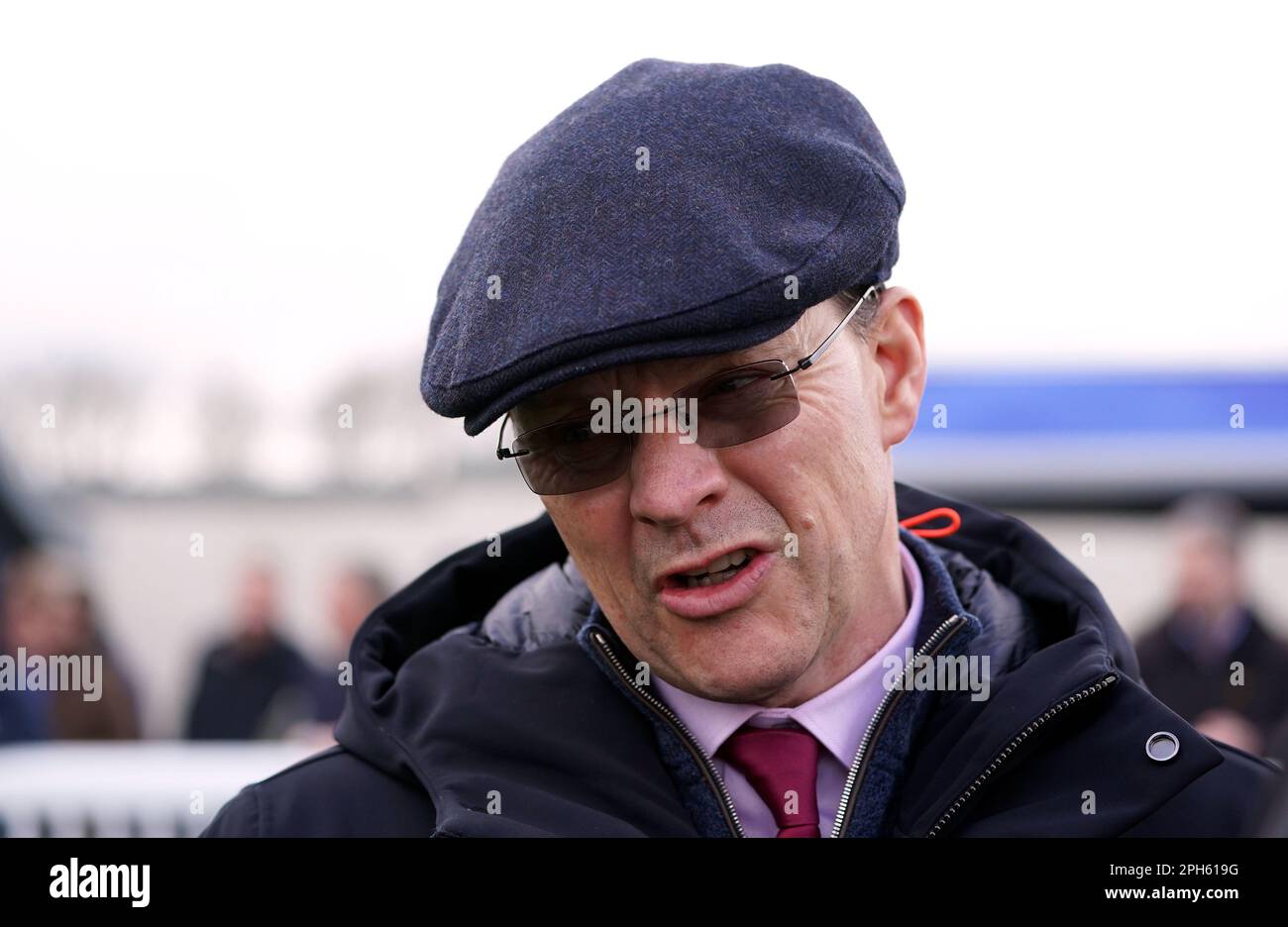 Entraîneur Aidan O'Brien après avoir gagné les écrivains irlandais de ...
