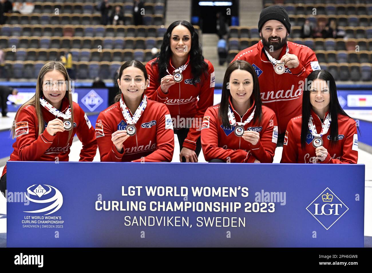 Femmes de curling Banque de photographies et d’images à haute ...