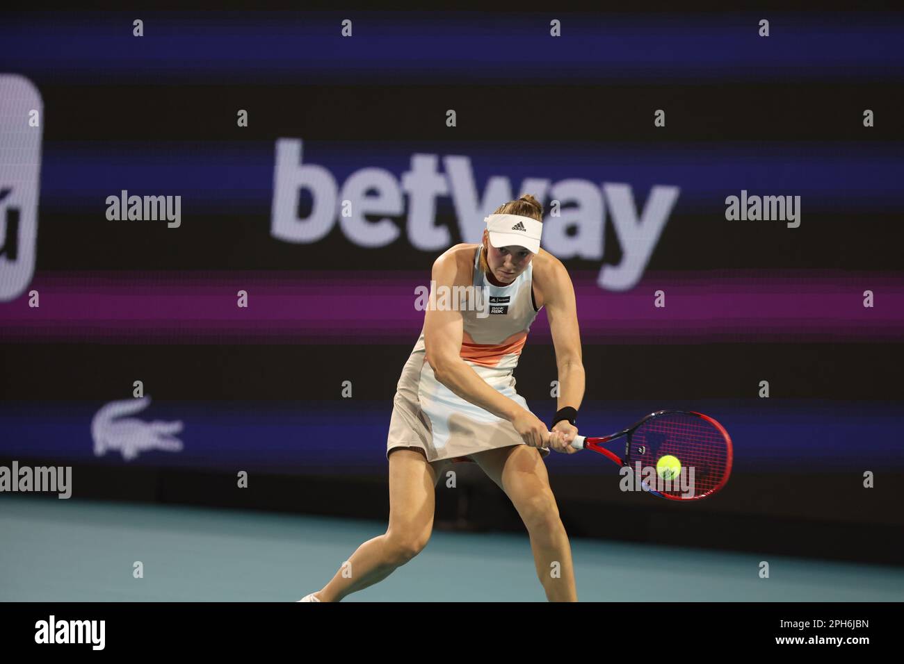 MIAMI GARDENS, FLORIDE - 25 MARS : Elena Rybakina au stade Hard Rock ...