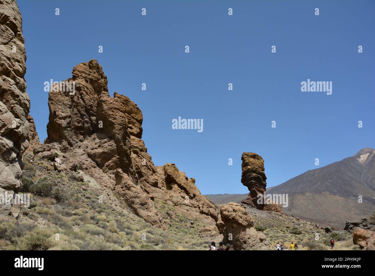 Le rocher de Roque Cinchado, de forme bizarrose, est une roche ...