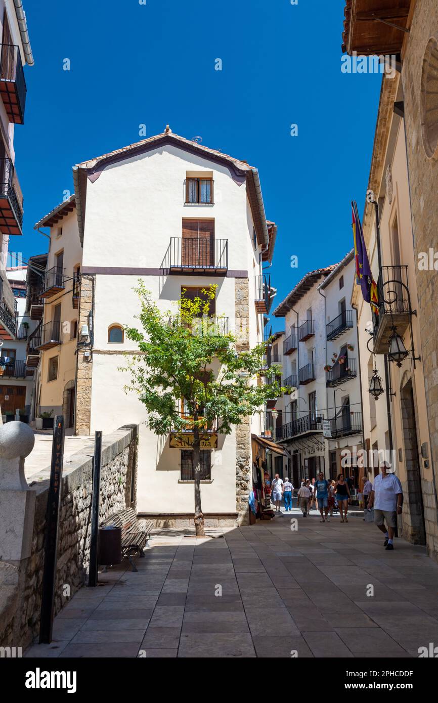 Morella, Espagne - 09 août 2022 : la vieille ville de Morella est un ...
