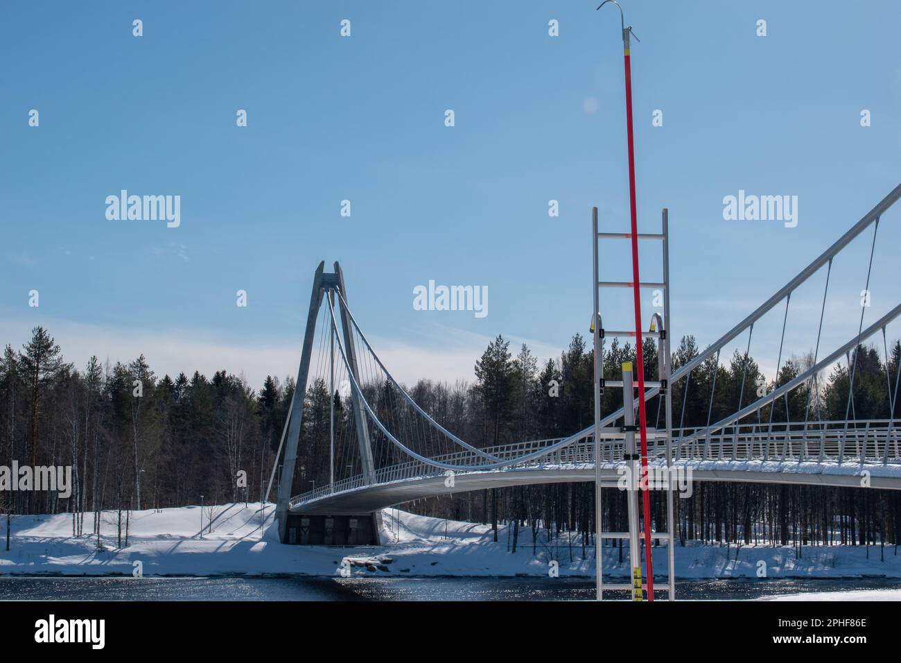 Umea, Norrland Suède - 26 mars 2023 : le Lundabron par une belle ...