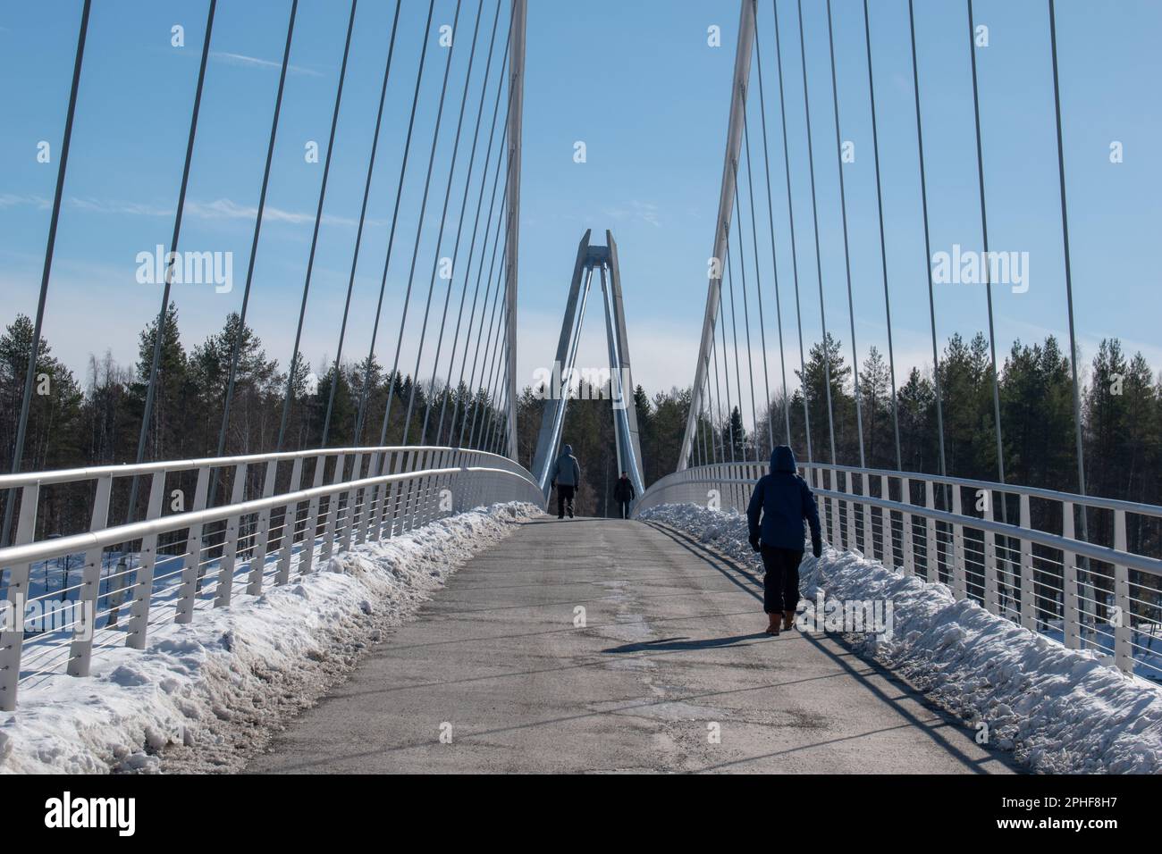 Umea, Norrland Suède - 26 mars 2023 : le Lundabron par une belle ...