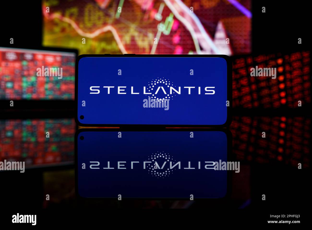 Paris, France - 2023 28 mars : les actions de la société Stellantis ont ...