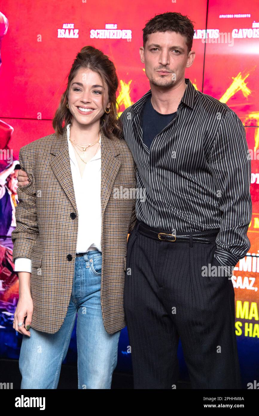 Paris, France. 28th mars 2023. Alice Isaaz et Niels Schneider assistant ...